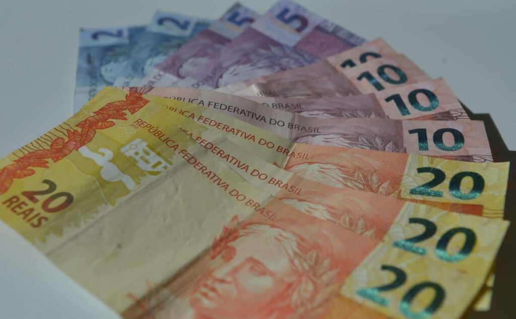 De quem é o rosto que aparece nas notas de real? Descubra - InfoDiretas ...