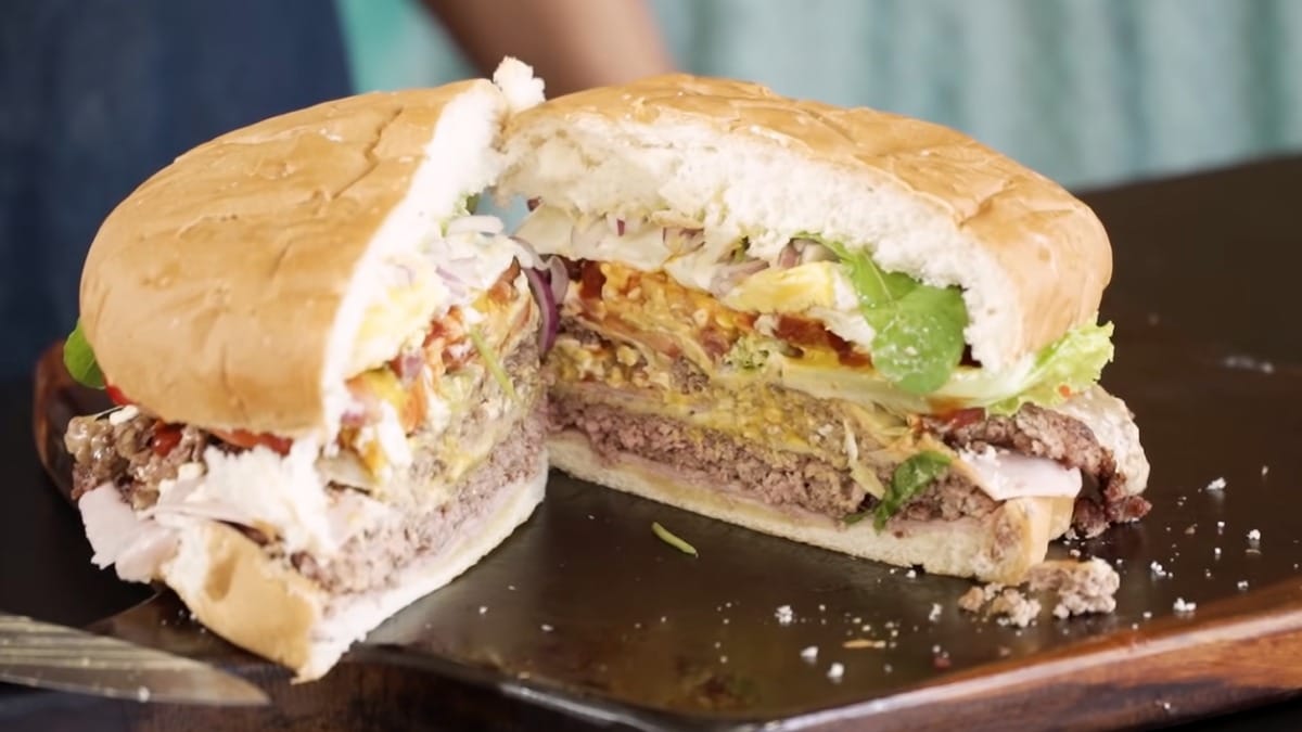 É do Brasil! X-tudo é destaque mundial em ranking de hambúrgueres ...