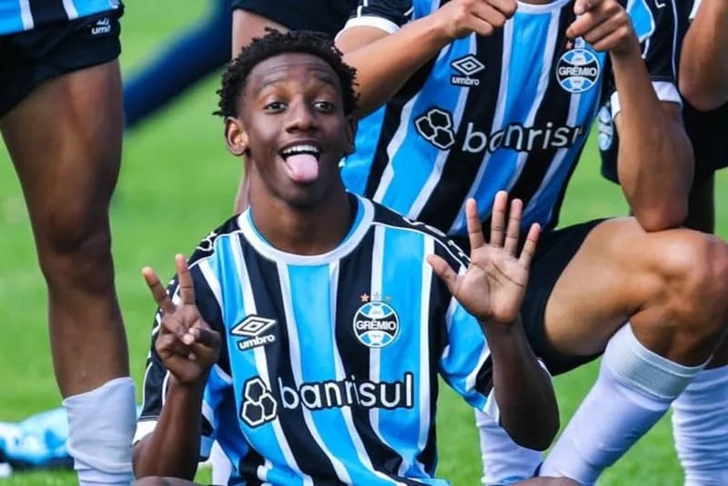 Negociação concluída! Saiba quanto a venda de Gabriel Mec vai render ao ...