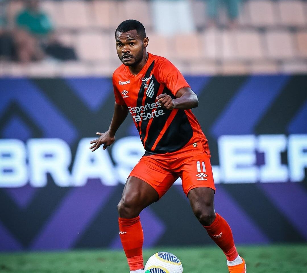 Revelado o motivo pelo qual Nikão foi afastado do Athletico ...